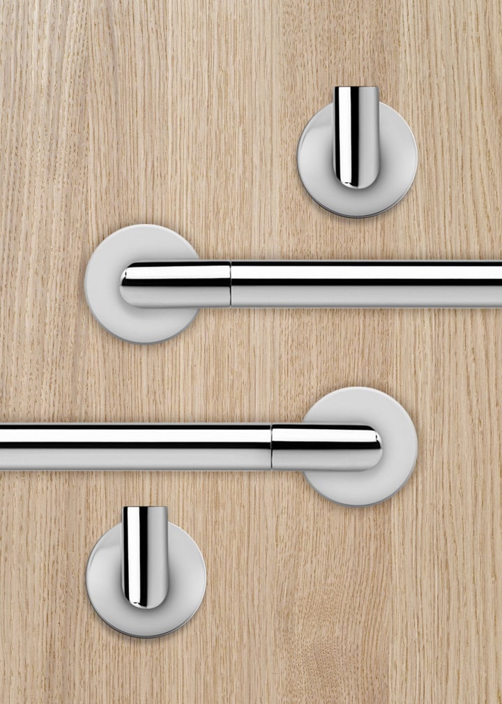 Astral | Single Shower Door Handle | 10-22S18BLK
